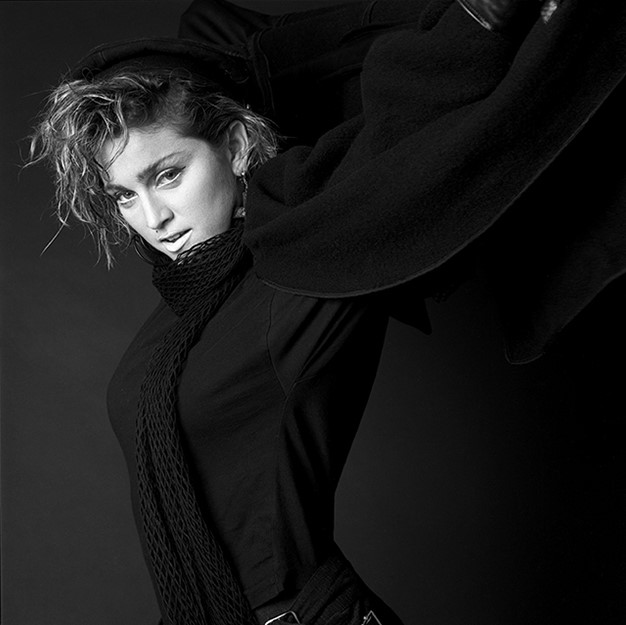 PORTFOLIO: CURTIS KNAPP – DIVINA MADONNA