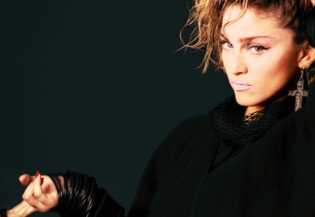 PORTFOLIO: CURTIS KNAPP – DIVINA MADONNA