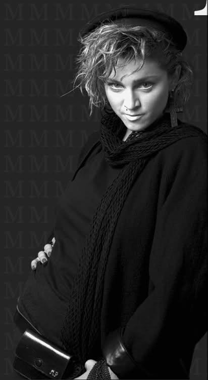 PORTFOLIO: CURTIS KNAPP – DIVINA MADONNA