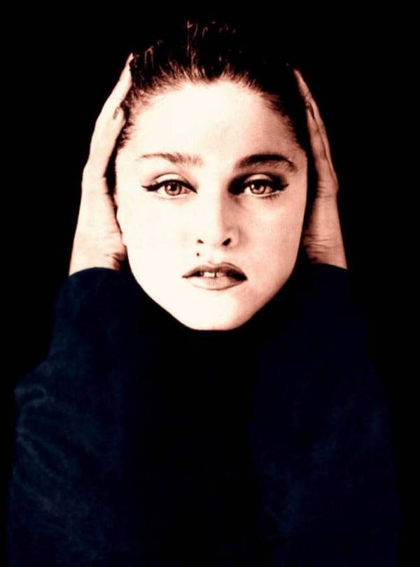 PORTFOLIO: CURTIS KNAPP – DIVINA MADONNA