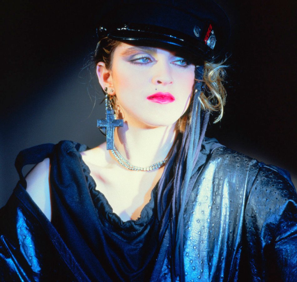 PORTFOLIO: GEORGE HOLZ – DIVINA MADONNA