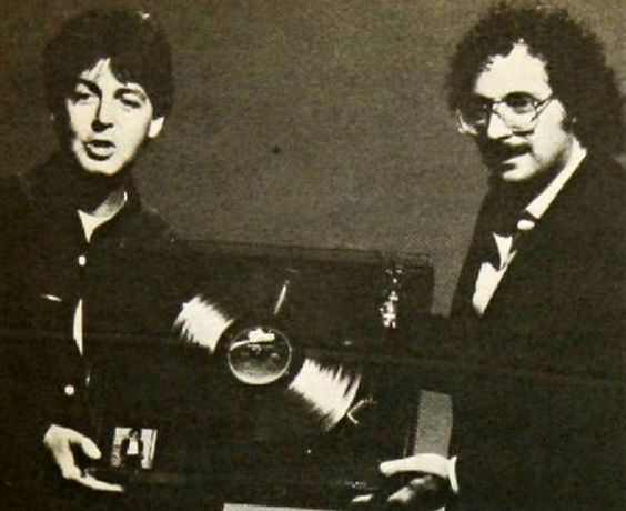 INFORMES: RON WEISNER – MANAGER Y ENEMIGO – DIVINA MADONNA