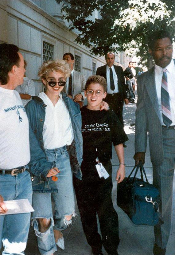 Chris Finch (11) – DIVINA MADONNA