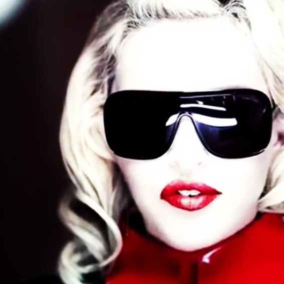 VARIEDADES: «APOLOGIZE» – DIVINA MADONNA