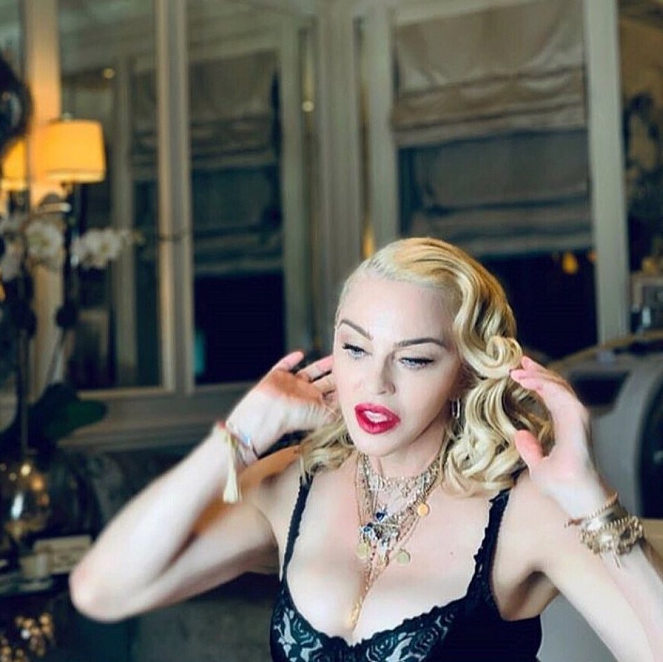 PORTFOLIOS: RICARDO GOMES – DIVINA MADONNA