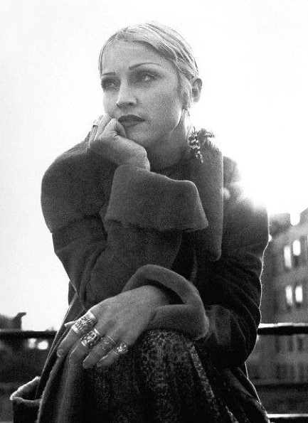 PORTFOLIOS: STEVEN MEISEL – DIVINA MADONNA