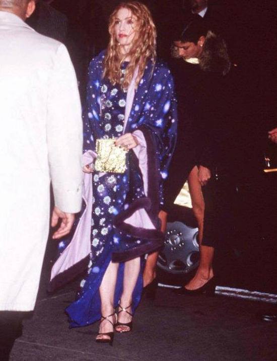 EVENTOS: «MET GALA» 1997 – DIVINA MADONNA
