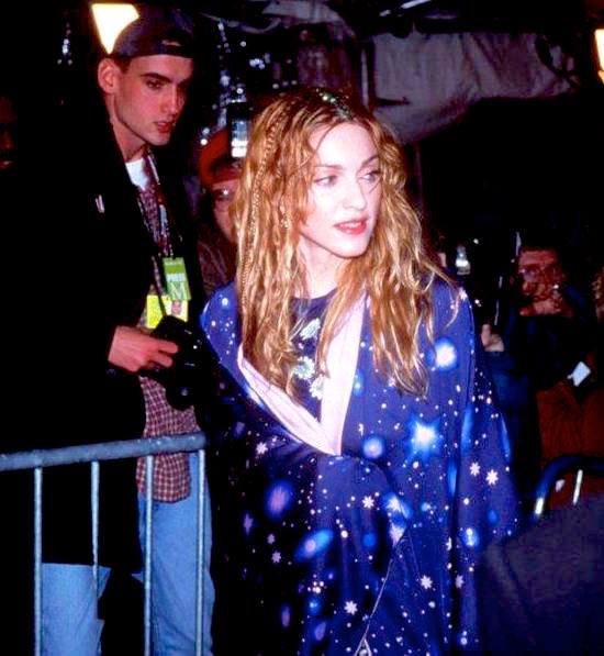EVENTOS: «MET GALA» 1997 – DIVINA MADONNA