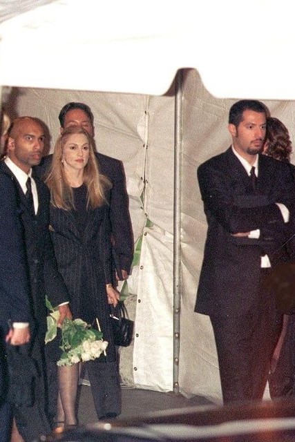 EVENTOS: SERVICIO MEMORIAL DE GIANNI VERSACE – DIVINA MADONNA