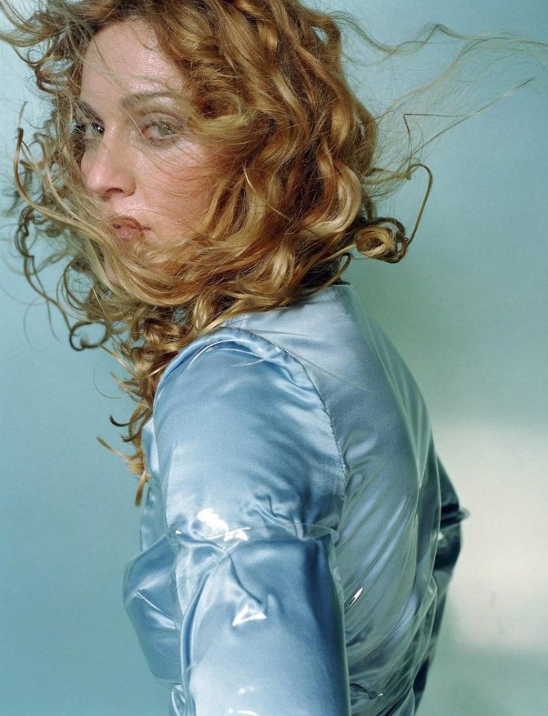 PORTFOLIOS: MARIO TESTINO – «RAY OF LIGHT» (ALBUM Y SINGLE) – DIVINA ...