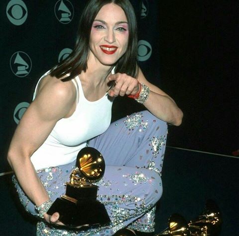 «GRAMMYS AWARDS» 1999 – DIVINA MADONNA