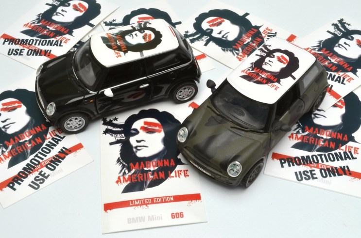 «I DRIVE MY MINI COOPER…» – DIVINA MADONNA
