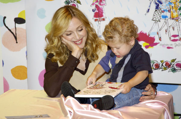 «THE ENGLISH ROSES» LANZAMIENTO NEW YORK – DIVINA MADONNA