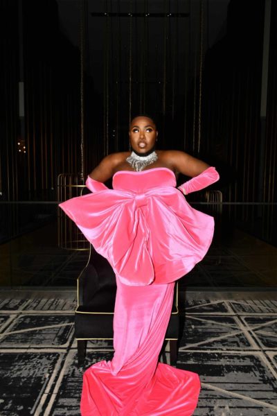 COLABORACIONES: «MATERIAL GWORLLLL» – DIVINA MADONNA