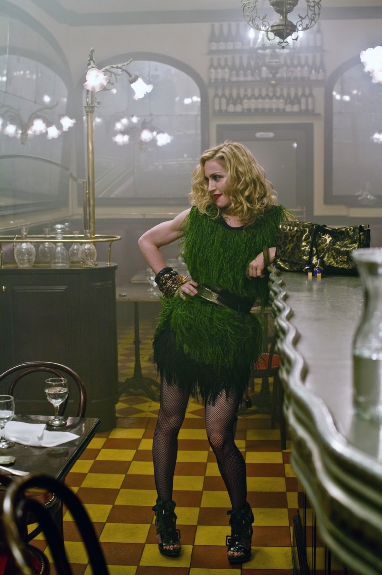 PORTFOLIOS: STEVEN MEISEL – «LOUIS VUITTON» – DIVINA MADONNA