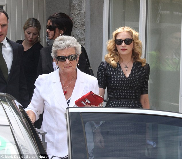 FUNERAL DE DAVID COLLINS – DIVINA MADONNA