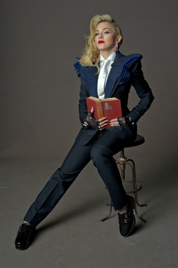 PORTFOLIOS: TOM MUNRO – DIVINA MADONNA