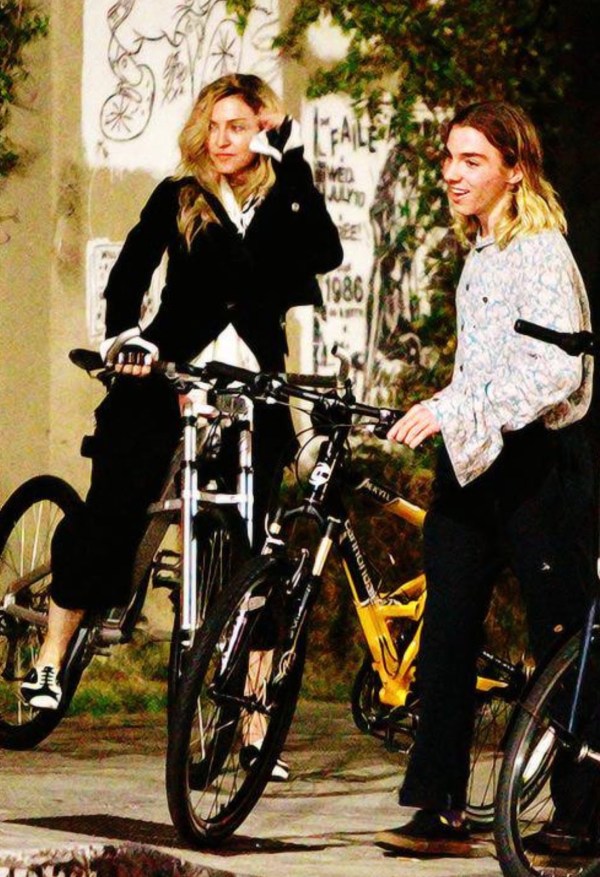 LA TENENCIA DE ROCCO RITCHIE – DIVINA MADONNA