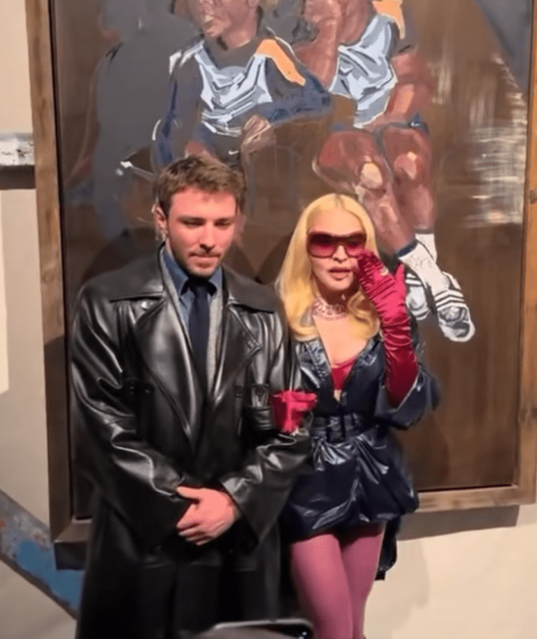 MADONNA EN LA MUESTA DE ARTE DE ROCCO RITCHIE – DIVINA MADONNA