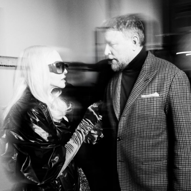 MADONNA EN LA MUESTA DE ARTE DE ROCCO RITCHIE – DIVINA MADONNA